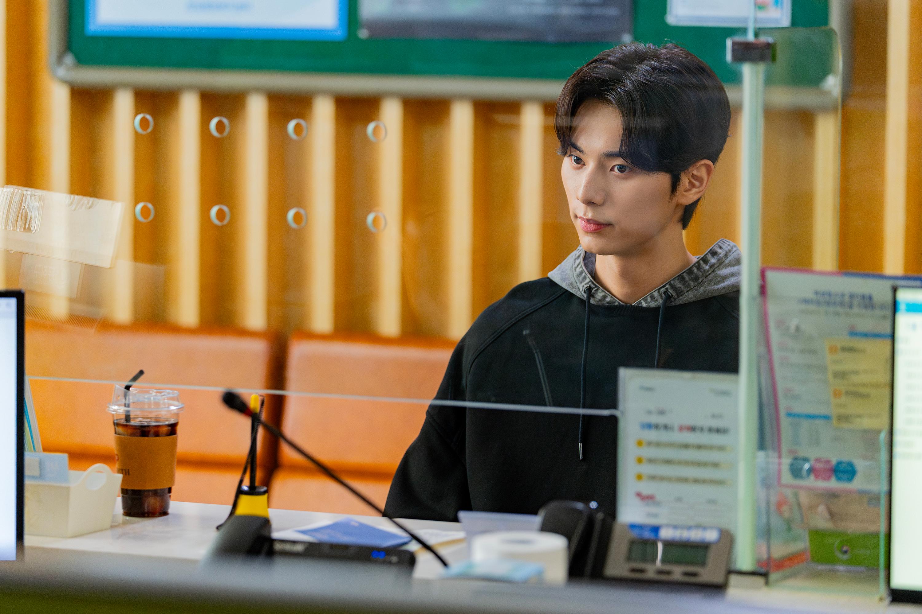 2PMジュノ主演Netflix『CASHERO』超悪役に扮するイ・チェミンの存在感が凄すぎる！『暴君のシェフ』で大ブレイクの注目若手【推し ...